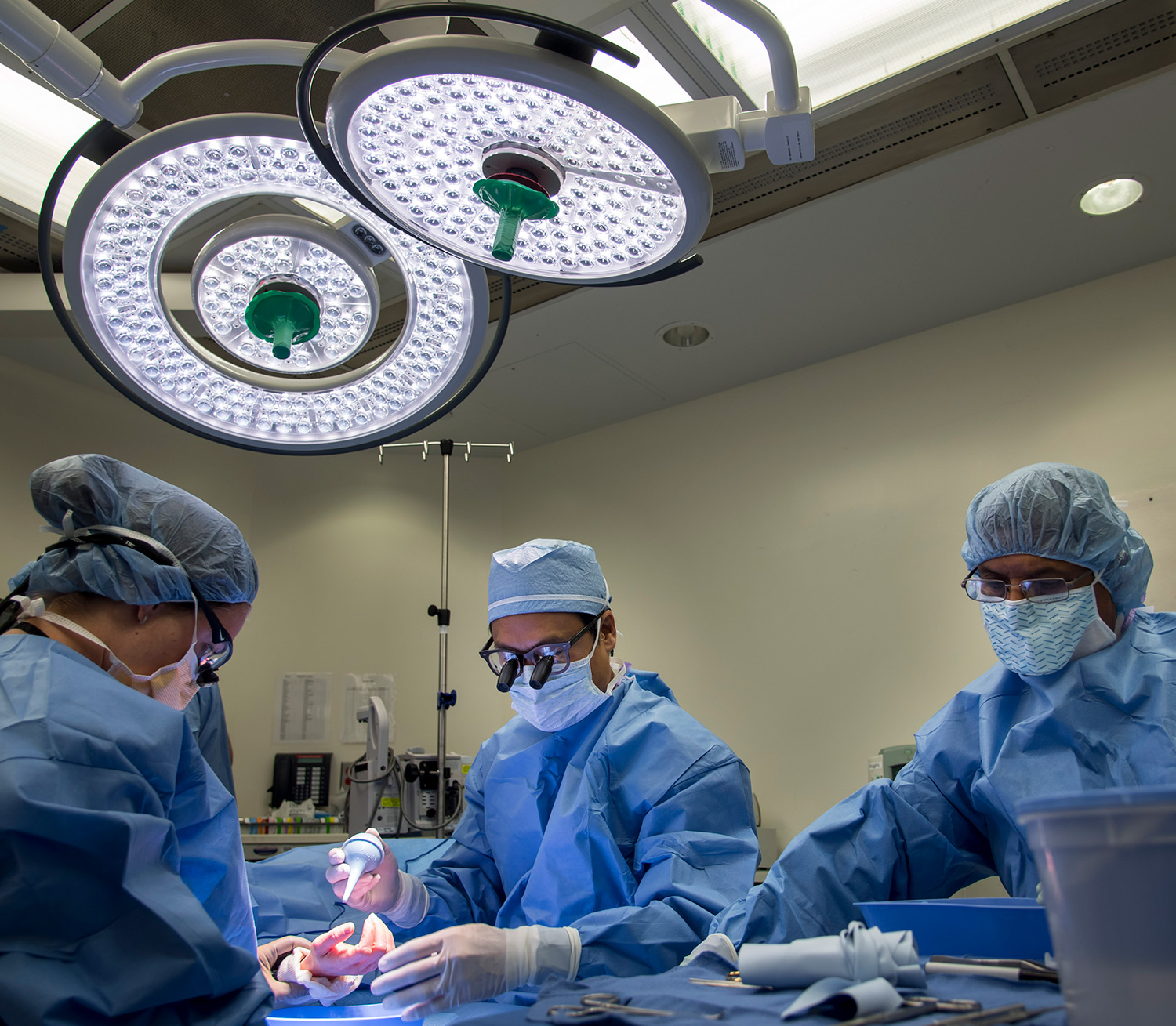 Wide Awake During Hand Surgery? A New Technique Offers Big Benefits ...