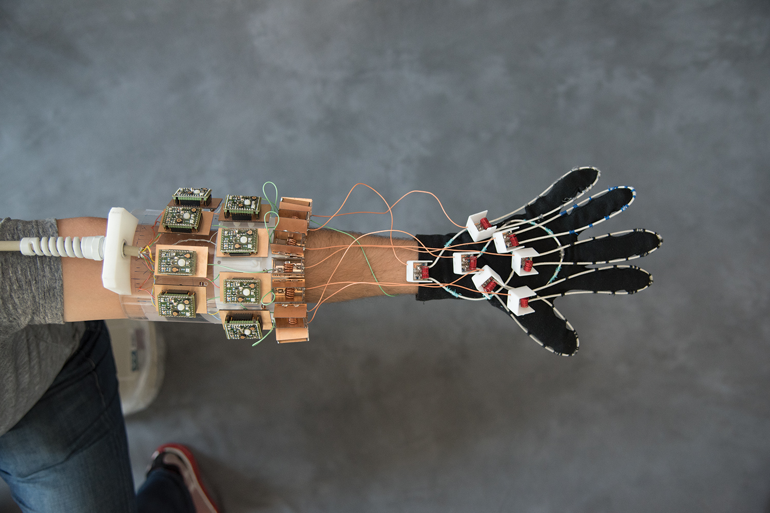 MRI ‘Glove’ Provides New Look at Hand Anatomy | NYU Langone News